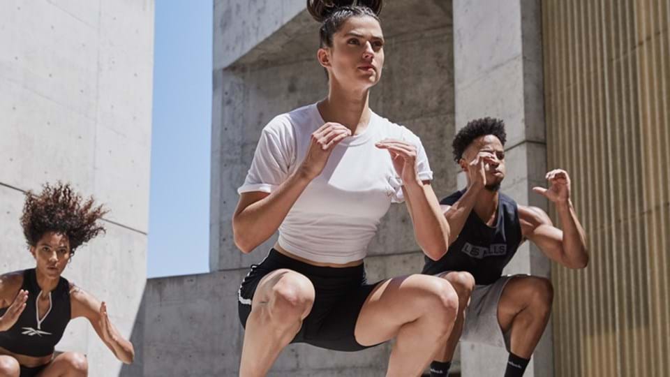 5 reasons to love tuck jumps + how to amplify results – Les Mills US